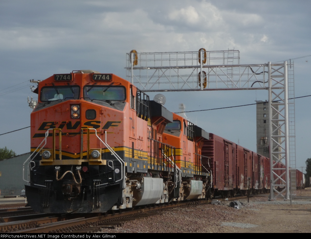 BNSF 7744 Eastbound
